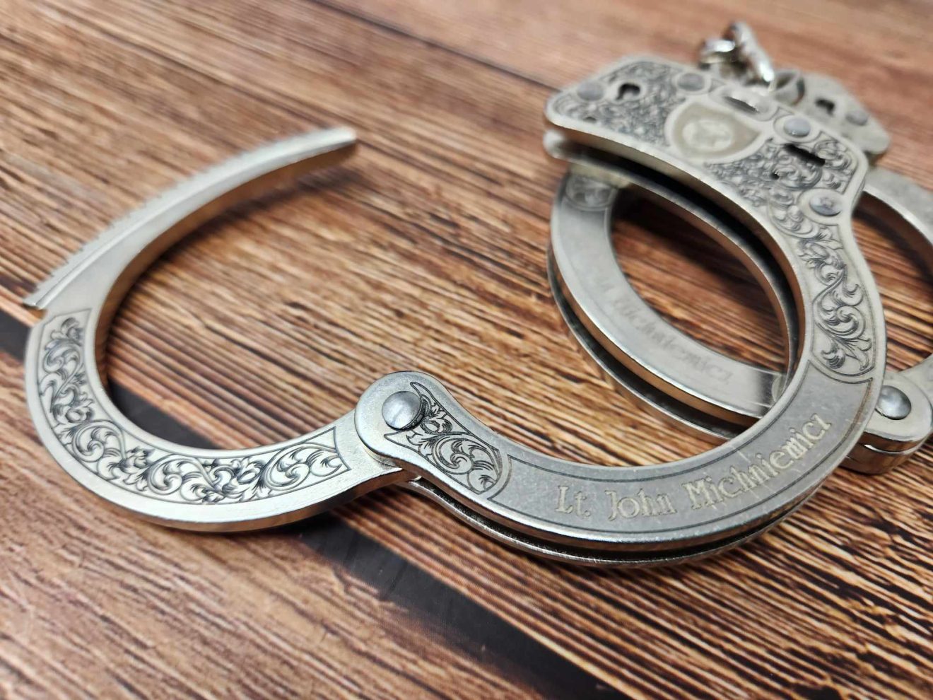 Custom engraved handcuffs / police / law enforcement / restraints ...